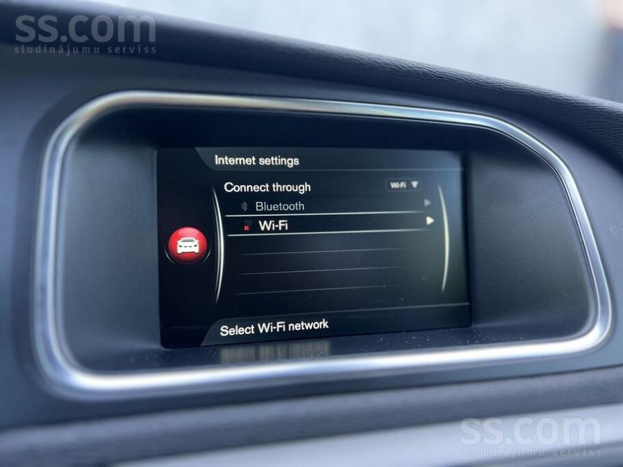 Melns Volvo V40 2014 Liepāja, ar dzinēja tilpumu 1.60 L un nobraukumu 277 tūkst. km par 6450 €, foto 25 vietnē AUTOMOTO.COM.LV