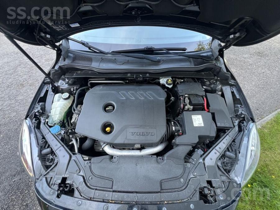 Melns Volvo V40 2014 Liepāja, ar dzinēja tilpumu 1.60 L un nobraukumu 277 tūkst. km par 6450 €, foto 30 vietnē AUTOMOTO.COM.LV