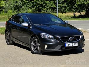 Black Volvo V40 2014 in Ogre, with an engine capacity of 1.60 L and mileage of 326 thousand km for 5270 €, photo  on AUTOMOTO.COM.LV