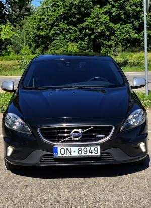 Black Volvo V40 2014 in Ogre, with an engine capacity of 1.60 L and mileage of 326 thousand km for 5270 €, photo 3 on AUTOMOTO.COM.LV