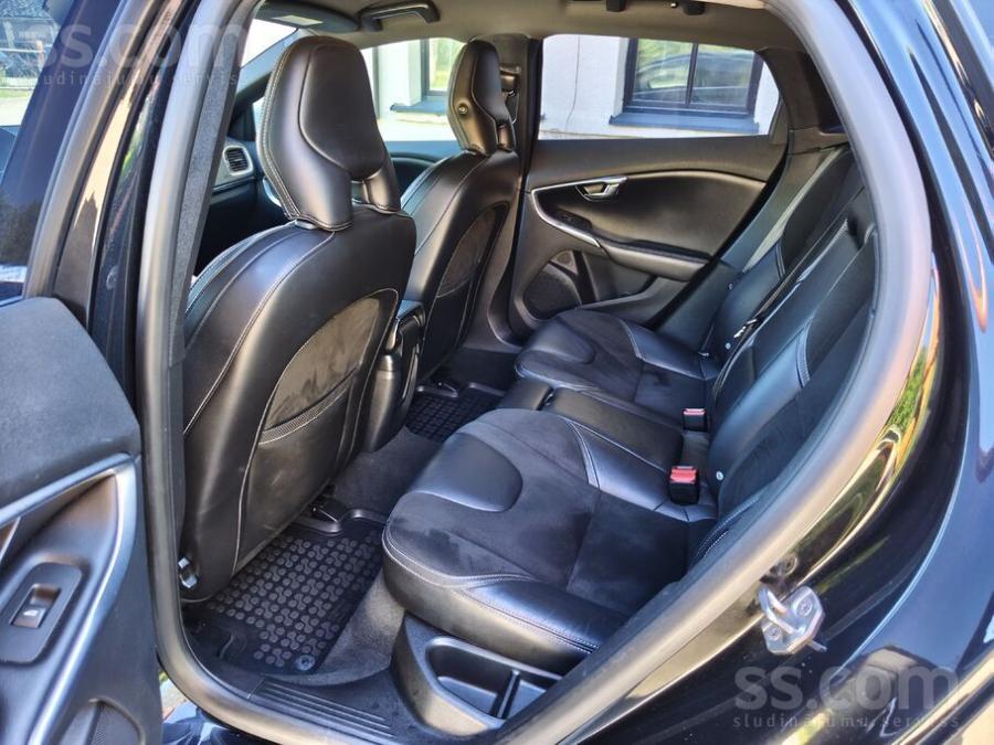 Black Volvo V40 2014 in Ogre, with an engine capacity of 1.60 L and mileage of 326 thousand km for 5270 €, photo 11 on AUTOMOTO.COM.LV