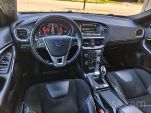 Black Volvo V40 2014 in Ogre, with an engine capacity of 1.60 L and mileage of 326 thousand km for 5270 €, photo 15 on AUTOMOTO.COM.LV