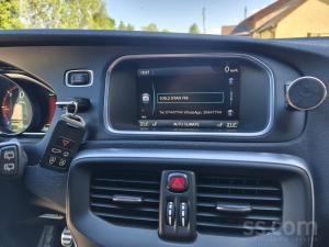 Black Volvo V40 2014 in Ogre, with an engine capacity of 1.60 L and mileage of 326 thousand km for 5270 €, photo 19 on AUTOMOTO.COM.LV