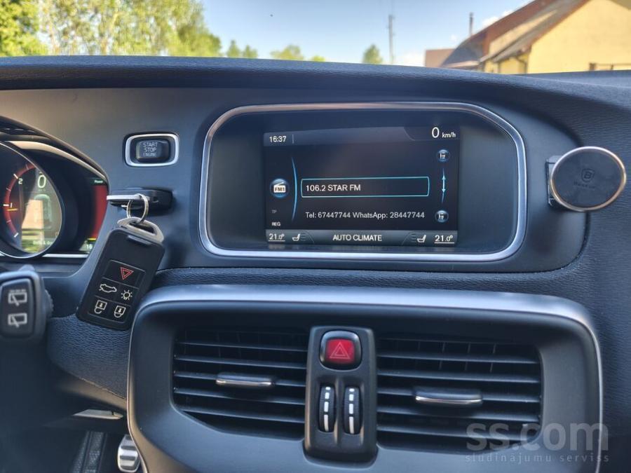 Black Volvo V40 2014 in Ogre, with an engine capacity of 1.60 L and mileage of 326 thousand km for 5270 €, photo 19 on AUTOMOTO.COM.LV
