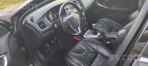 Black Volvo V40 2014 in Riga, with an engine capacity of 2.00 L and mileage of 258 thousand km for 4500 €, photo 6 on AUTOMOTO.COM.LV