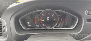 Black Volvo V40 2014 in Riga, with an engine capacity of 2.00 L and mileage of 258 thousand km for 4500 €, photo 8 on AUTOMOTO.COM.LV