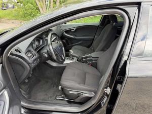 Melns Volvo V40 2014 Marijampole, ar dzinēja tilpumu 1.56 L un nobraukumu 206 tūkst. km par 3950 €, foto 8 vietnē AUTOMOTO.COM.LV
