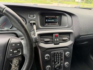 Melns Volvo V40 2014 Marijampole, ar dzinēja tilpumu 1.56 L un nobraukumu 206 tūkst. km par 3950 €, foto 9 vietnē AUTOMOTO.COM.LV