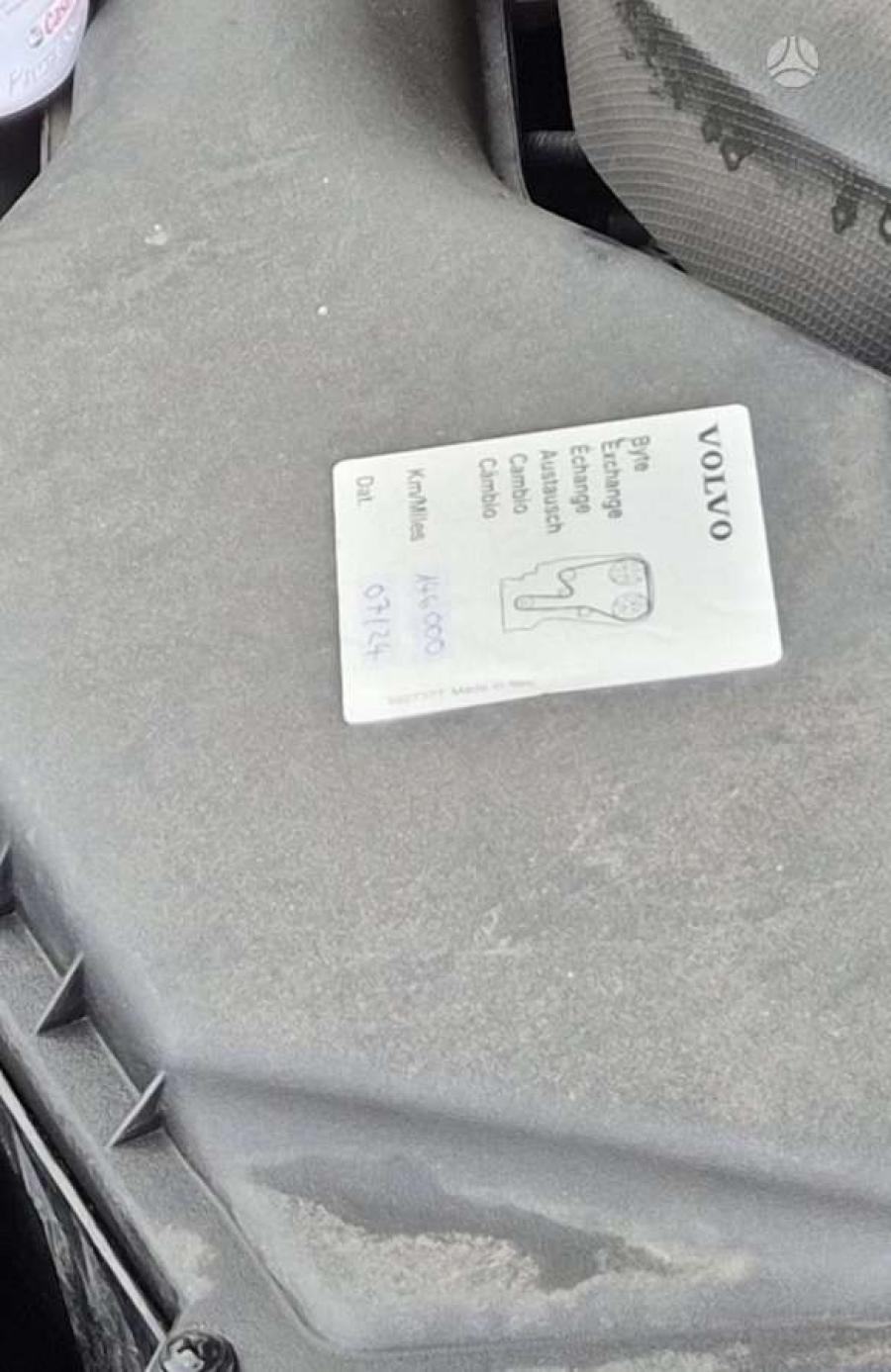 Черный Вольво В40 2014 в Клайпеда, объемом двигателя 1.98 л и пробегом 172 тыс. км за 2700 €, фото 15 на AUTOMOTO.COM.LV