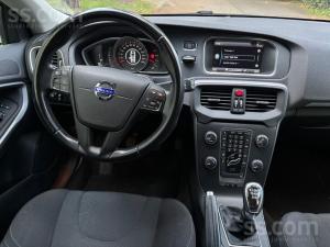 Black Volvo V40 2014 in Riga, with an engine capacity of 1.60 L and mileage of 203 thousand km for 5950 €, photo 6 on AUTOMOTO.COM.LV