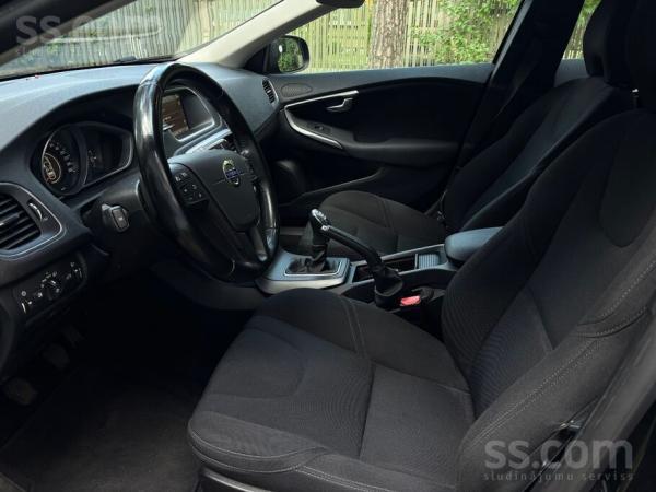 Melns Volvo V40 2014 Rīga, ar dzinēja tilpumu 1.60 L un nobraukumu 203 tūkst. km par 5950 €, foto 6 vietnē AUTOMOTO.COM.LV