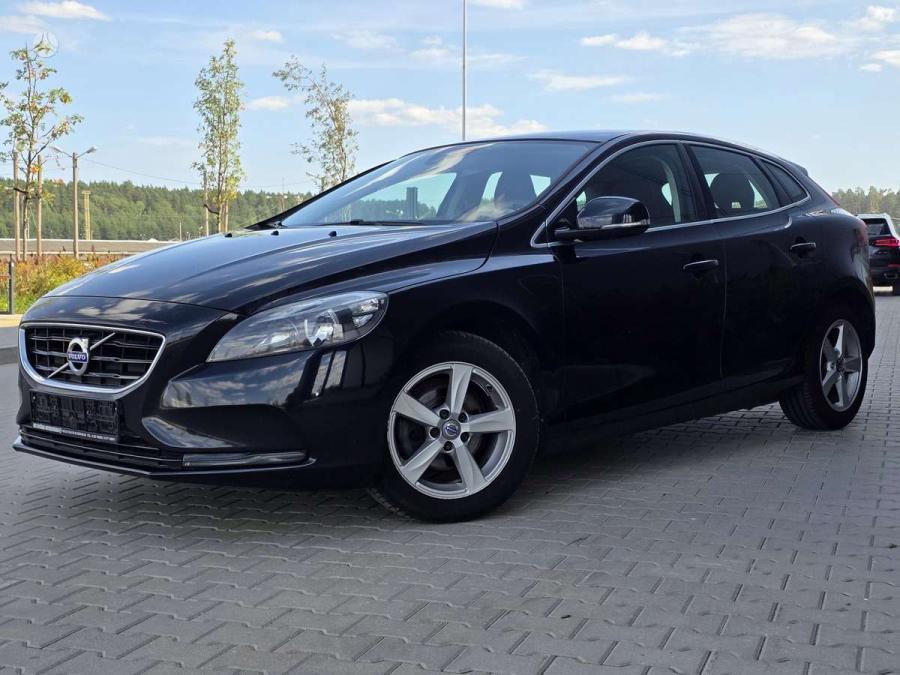 Melns Volvo V40 2014 Viļņa, ar dzinēja tilpumu 1.56 L un nobraukumu 241 tūkst. km par 6890 €, foto 5 vietnē AUTOMOTO.COM.LV