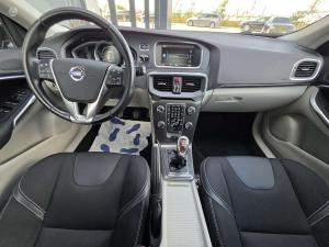 Melns Volvo V40 2014 Viļņa, ar dzinēja tilpumu 1.56 L un nobraukumu 241 tūkst. km par 6890 €, foto 7 vietnē AUTOMOTO.COM.LV