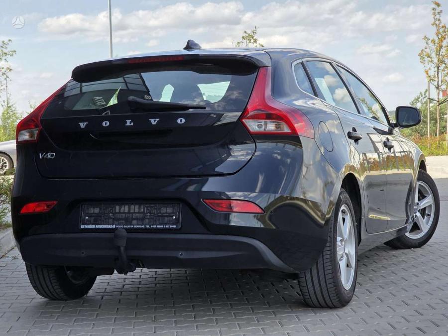 Melns Volvo V40 2014 Viļņa, ar dzinēja tilpumu 1.56 L un nobraukumu 241 tūkst. km par 6890 €, foto 8 vietnē AUTOMOTO.COM.LV