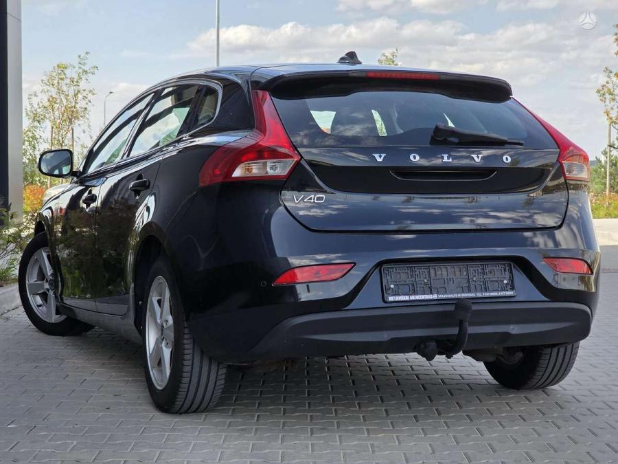 Melns Volvo V40 2014 Viļņa, ar dzinēja tilpumu 1.56 L un nobraukumu 241 tūkst. km par 6890 €, foto 9 vietnē AUTOMOTO.COM.LV