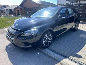 Black Volvo V40 2014 in Klaipeda, with an engine capacity of 1.98 L and mileage of 172 thousand km for 2700 €, photo  on AUTOMOTO.COM.LV