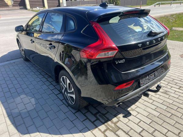 Black Volvo V40 2014 in Klaipeda, with an engine capacity of 1.98 L and mileage of 172 thousand km for 2700 €, photo 8 on AUTOMOTO.COM.LV