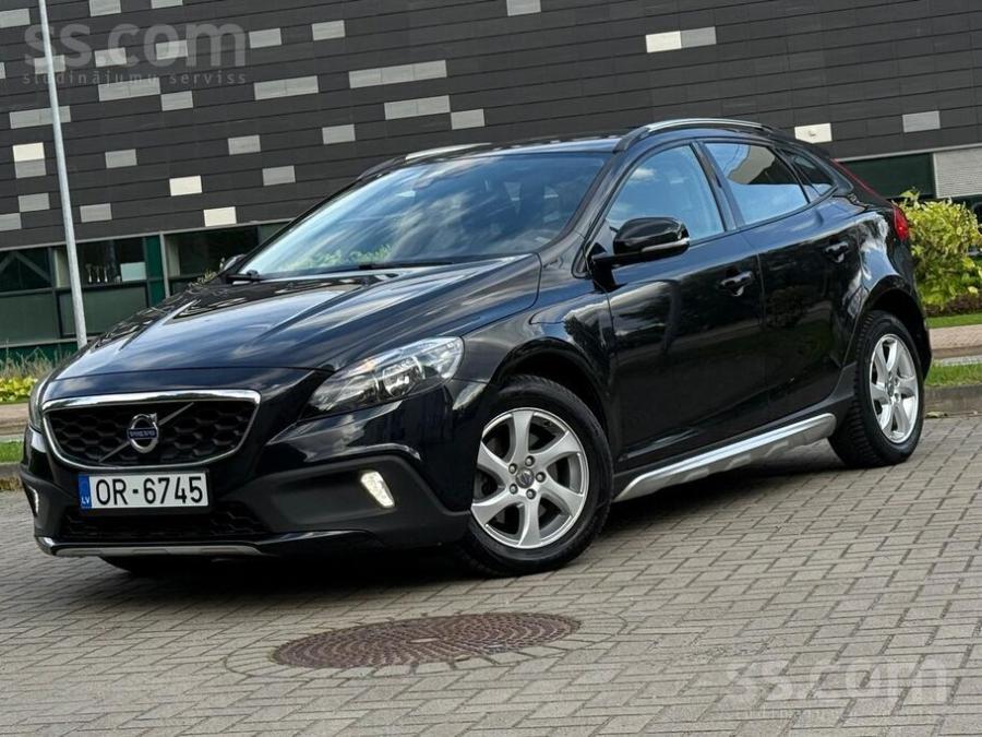 Melns Volvo V40 2014 Jelgava, ar dzinēja tilpumu 1.60 L un nobraukumu 0 tūkst. km par 7700 €, foto 3 vietnē AUTOMOTO.COM.LV
