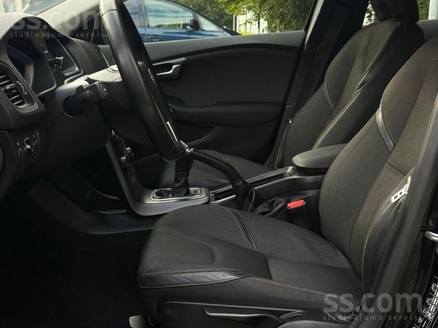 Melns Volvo V40 2014 Jelgava, ar dzinēja tilpumu 1.60 L un nobraukumu 0 tūkst. km par 7700 €, foto 12 vietnē AUTOMOTO.COM.LV