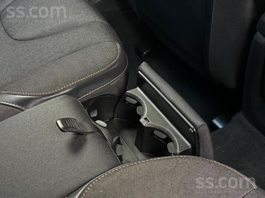Melns Volvo V40 2014 Jelgava, ar dzinēja tilpumu 1.60 L un nobraukumu 0 tūkst. km par 7700 €, foto 17 vietnē AUTOMOTO.COM.LV