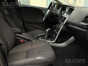 Melns Volvo V40 2014 Jelgava, ar dzinēja tilpumu 1.60 L un nobraukumu 0 tūkst. km par 7700 €, foto 19 vietnē AUTOMOTO.COM.LV