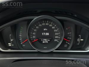 Melns Volvo V40 2014 Jelgava, ar dzinēja tilpumu 1.60 L un nobraukumu 0 tūkst. km par 7700 €, foto 21 vietnē AUTOMOTO.COM.LV