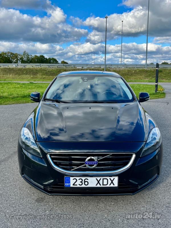Black Volvo V40 2014 in Johvi, with an engine capacity of 2.00 L and mileage of 343 thousand km for 7100 €, photo 9 on AUTOMOTO.COM.LV