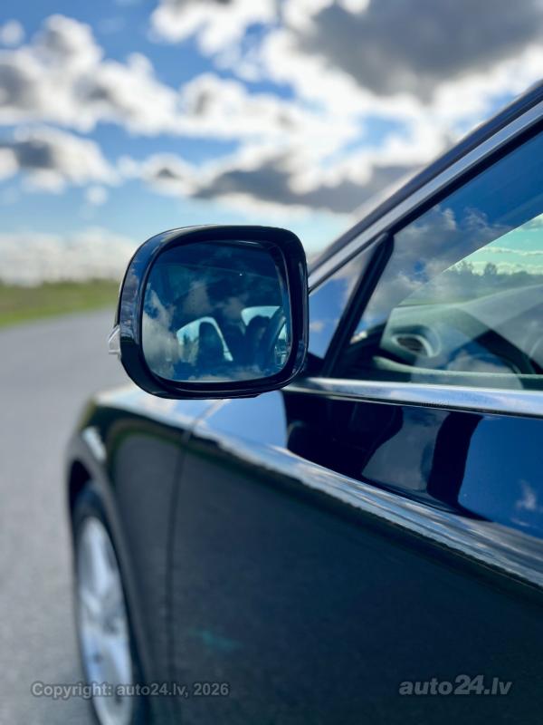 Black Volvo V40 2014 in Johvi, with an engine capacity of 2.00 L and mileage of 343 thousand km for 7100 €, photo 10 on AUTOMOTO.COM.LV