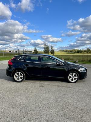 Melns Volvo V40 2014 Jehvi, ar dzinēja tilpumu 2.00 L un nobraukumu 342 tūkst. km par 7100 €, foto 7 vietnē AUTOMOTO.COM.LV