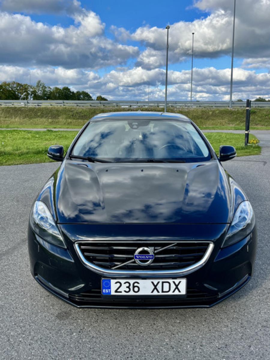 Melns Volvo V40 2014 Jehvi, ar dzinēja tilpumu 2.00 L un nobraukumu 342 tūkst. km par 7100 €, foto 9 vietnē AUTOMOTO.COM.LV
