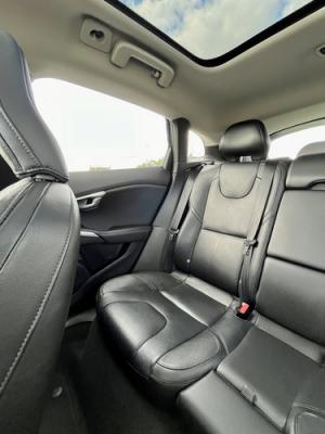 Melns Volvo V40 2014 Jehvi, ar dzinēja tilpumu 2.00 L un nobraukumu 342 tūkst. km par 7100 €, foto 16 vietnē AUTOMOTO.COM.LV
