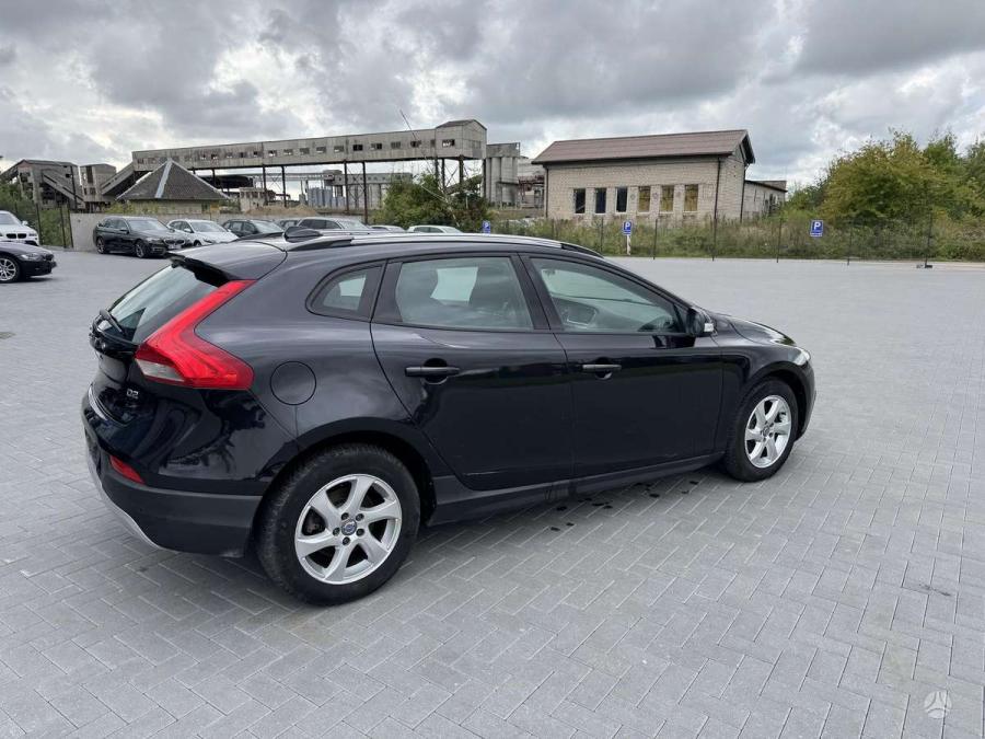 Melns Volvo V40 2014 Telšiai, ar dzinēja tilpumu 1.56 L un nobraukumu 189 tūkst. km par 5500 €, foto 5 vietnē AUTOMOTO.COM.LV