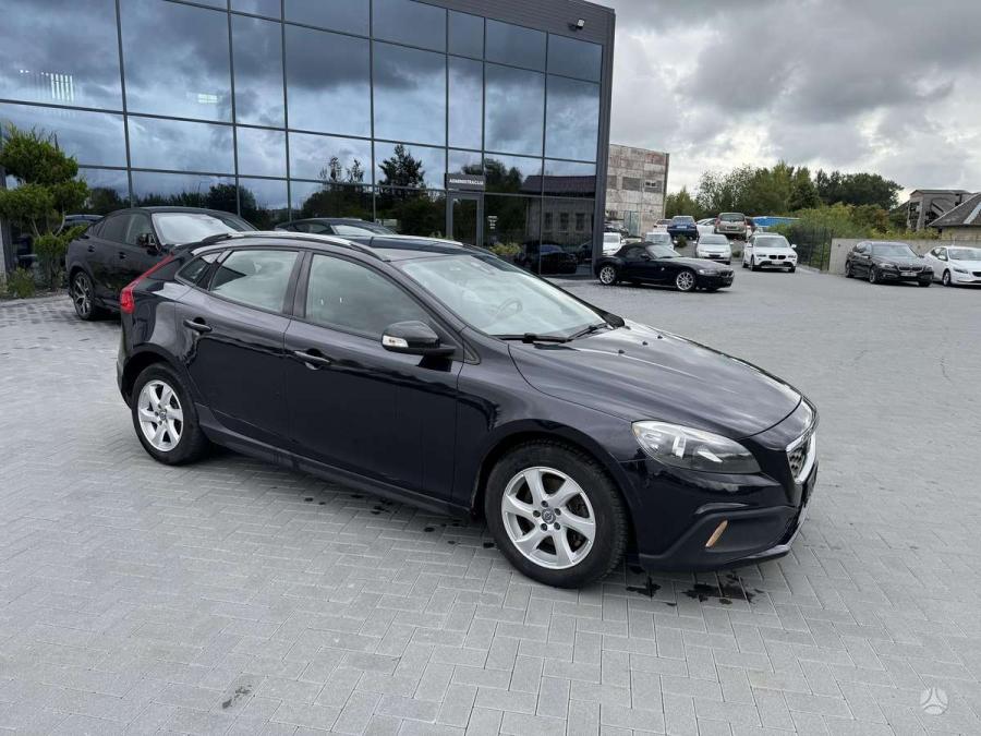 Melns Volvo V40 2014 Telšiai, ar dzinēja tilpumu 1.56 L un nobraukumu 189 tūkst. km par 5500 €, foto 6 vietnē AUTOMOTO.COM.LV