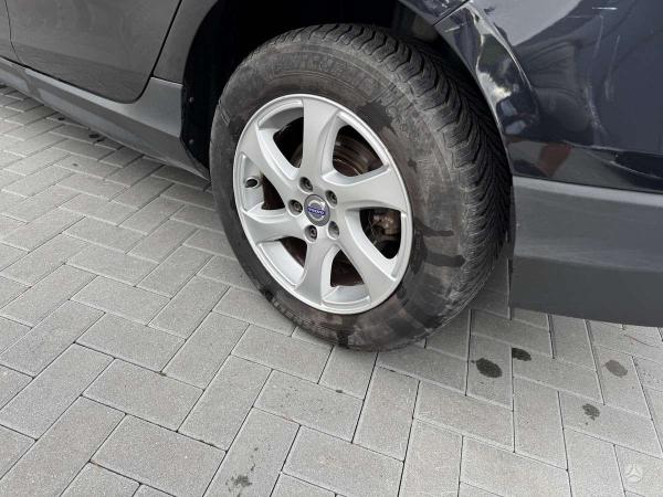 Черный Вольво В40 2014 в Тельшяй, объемом двигателя 1.56 л и пробегом 189 тыс. км за 5500 €, фото 9 на AUTOMOTO.COM.LV