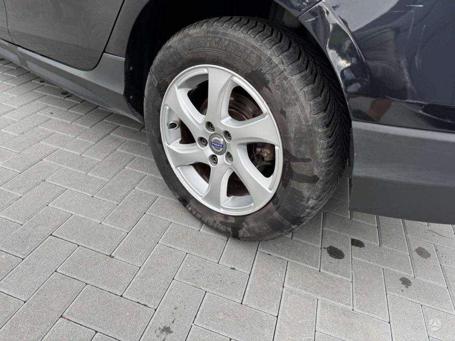 Melns Volvo V40 2014 Telšiai, ar dzinēja tilpumu 1.56 L un nobraukumu 189 tūkst. km par 5500 €, foto 9 vietnē AUTOMOTO.COM.LV