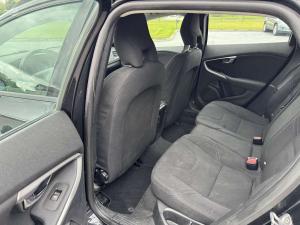 Melns Volvo V40 2014 Telšiai, ar dzinēja tilpumu 1.56 L un nobraukumu 189 tūkst. km par 5500 €, foto 13 vietnē AUTOMOTO.COM.LV