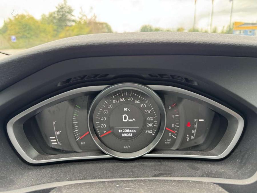Melns Volvo V40 2014 Telšiai, ar dzinēja tilpumu 1.56 L un nobraukumu 189 tūkst. km par 5500 €, foto 15 vietnē AUTOMOTO.COM.LV