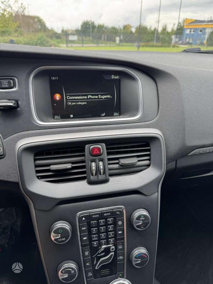 Melns Volvo V40 2014 Telšiai, ar dzinēja tilpumu 1.56 L un nobraukumu 189 tūkst. km par 5500 €, foto 18 vietnē AUTOMOTO.COM.LV