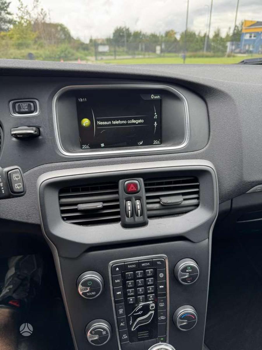 Melns Volvo V40 2014 Telšiai, ar dzinēja tilpumu 1.56 L un nobraukumu 189 tūkst. km par 5500 €, foto 19 vietnē AUTOMOTO.COM.LV