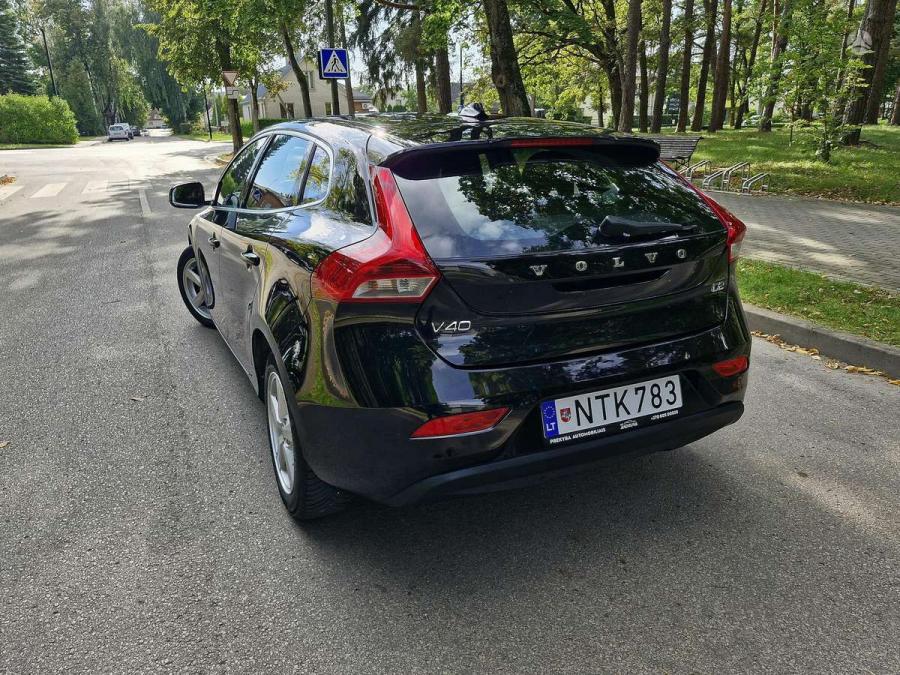 Black Volvo V40 2014 in Alytus, with an engine capacity of 1.56 L and mileage of 259 thousand km for 6499 €, photo 3 on AUTOMOTO.COM.LV