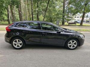 Black Volvo V40 2014 in Alytus, with an engine capacity of 1.56 L and mileage of 259 thousand km for 6499 €, photo 6 on AUTOMOTO.COM.LV