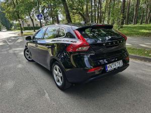 Black Volvo V40 2014 in Alytus, with an engine capacity of 1.56 L and mileage of 259 thousand km for 6499 €, photo 13 on AUTOMOTO.COM.LV