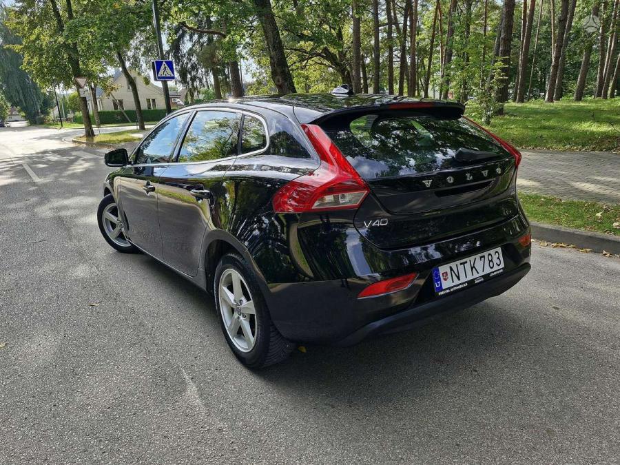 Black Volvo V40 2014 in Alytus, with an engine capacity of 1.56 L and mileage of 259 thousand km for 6499 €, photo 13 on AUTOMOTO.COM.LV