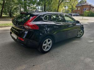 Black Volvo V40 2014 in Alytus, with an engine capacity of 1.56 L and mileage of 259 thousand km for 6499 €, photo 19 on AUTOMOTO.COM.LV
