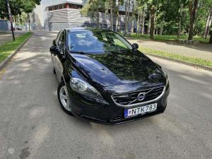 Black Volvo V40 2014 in Alytus, with an engine capacity of 1.56 L and mileage of 259 thousand km for 6499 €, photo 20 on AUTOMOTO.COM.LV