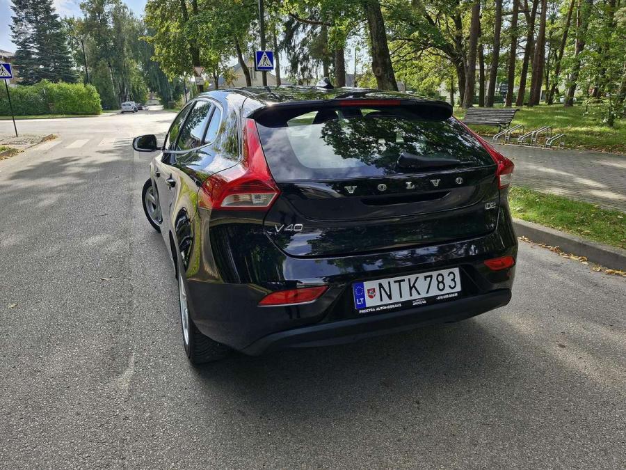 Black Volvo V40 2014 in Alytus, with an engine capacity of 1.56 L and mileage of 259 thousand km for 6499 €, photo 21 on AUTOMOTO.COM.LV