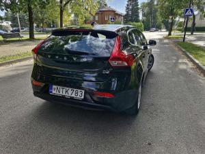 Black Volvo V40 2014 in Alytus, with an engine capacity of 1.56 L and mileage of 259 thousand km for 6499 €, photo 23 on AUTOMOTO.COM.LV