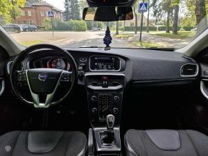 Black Volvo V40 2014 in Alytus, with an engine capacity of 1.56 L and mileage of 259 thousand km for 6499 €, photo 28 on AUTOMOTO.COM.LV