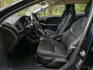 Black Volvo V40 2014 in Alytus, with an engine capacity of 1.56 L and mileage of 259 thousand km for 6499 €, photo 29 on AUTOMOTO.COM.LV
