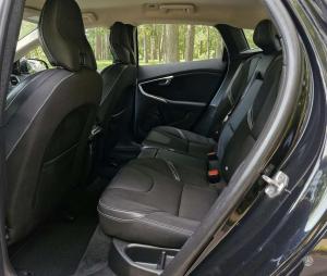 Black Volvo V40 2014 in Alytus, with an engine capacity of 1.56 L and mileage of 259 thousand km for 6499 €, photo 30 on AUTOMOTO.COM.LV